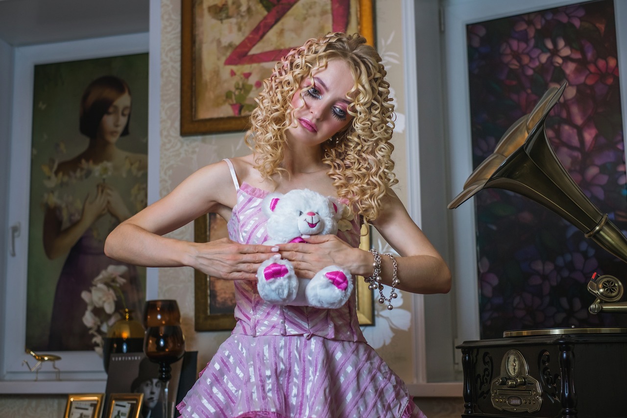 Banc: Bancuri tari cu Alinuța: Top 10 bancuri amuzante cu Alinuța