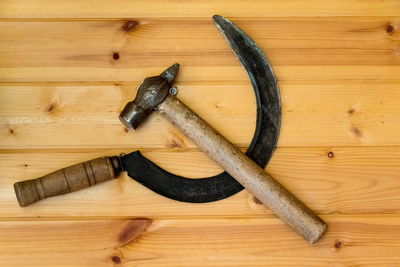 Banc: Ruleta rusească versus bancurile politice