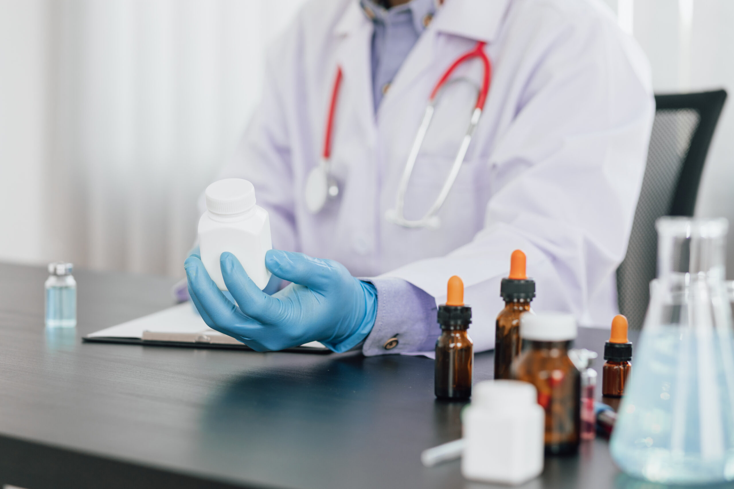 Banc: Badea Gheorghe merge la doctor cu o sarsana plină cu bunătăţi ...