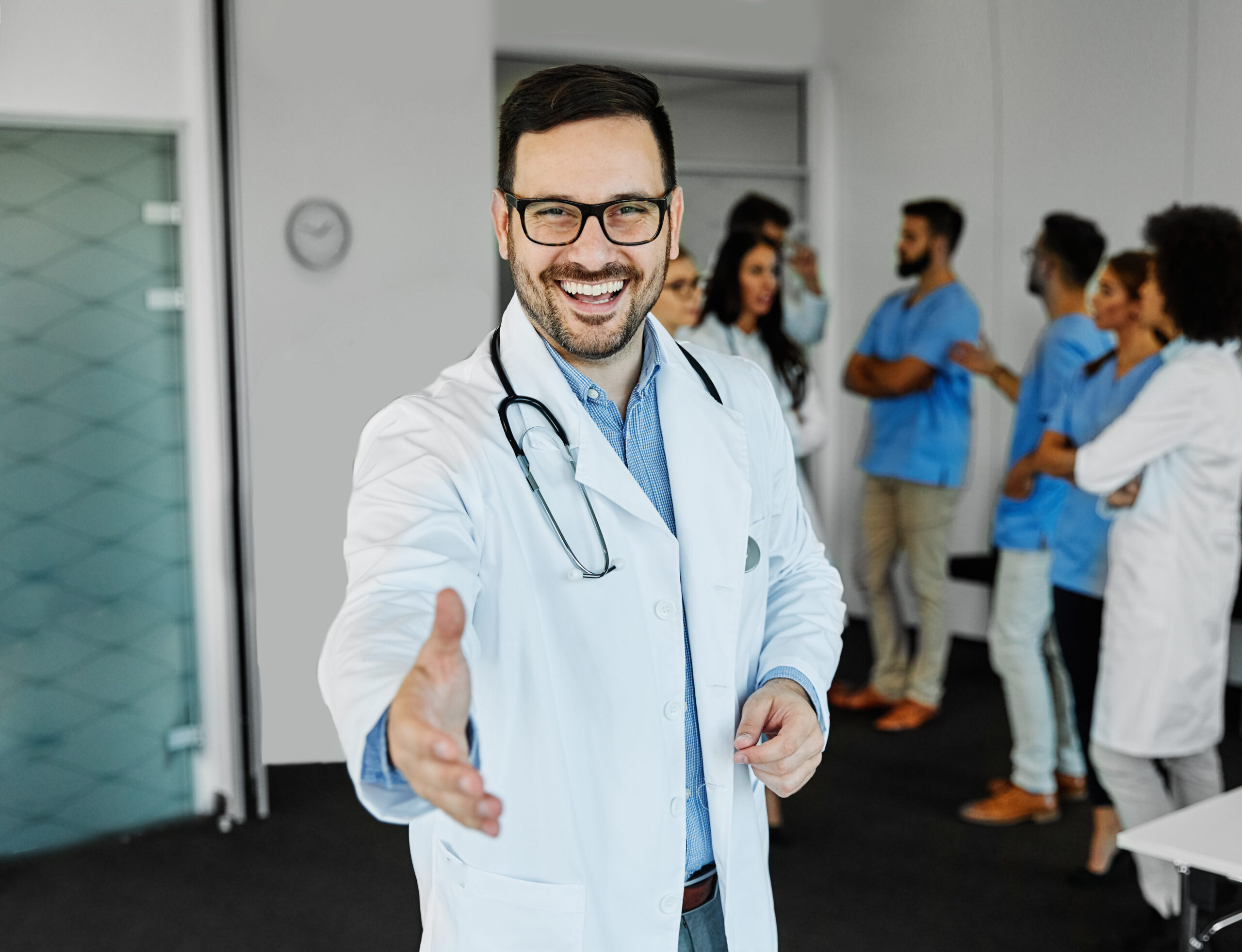 Banc: – Este vreunul dintre voi doctor?