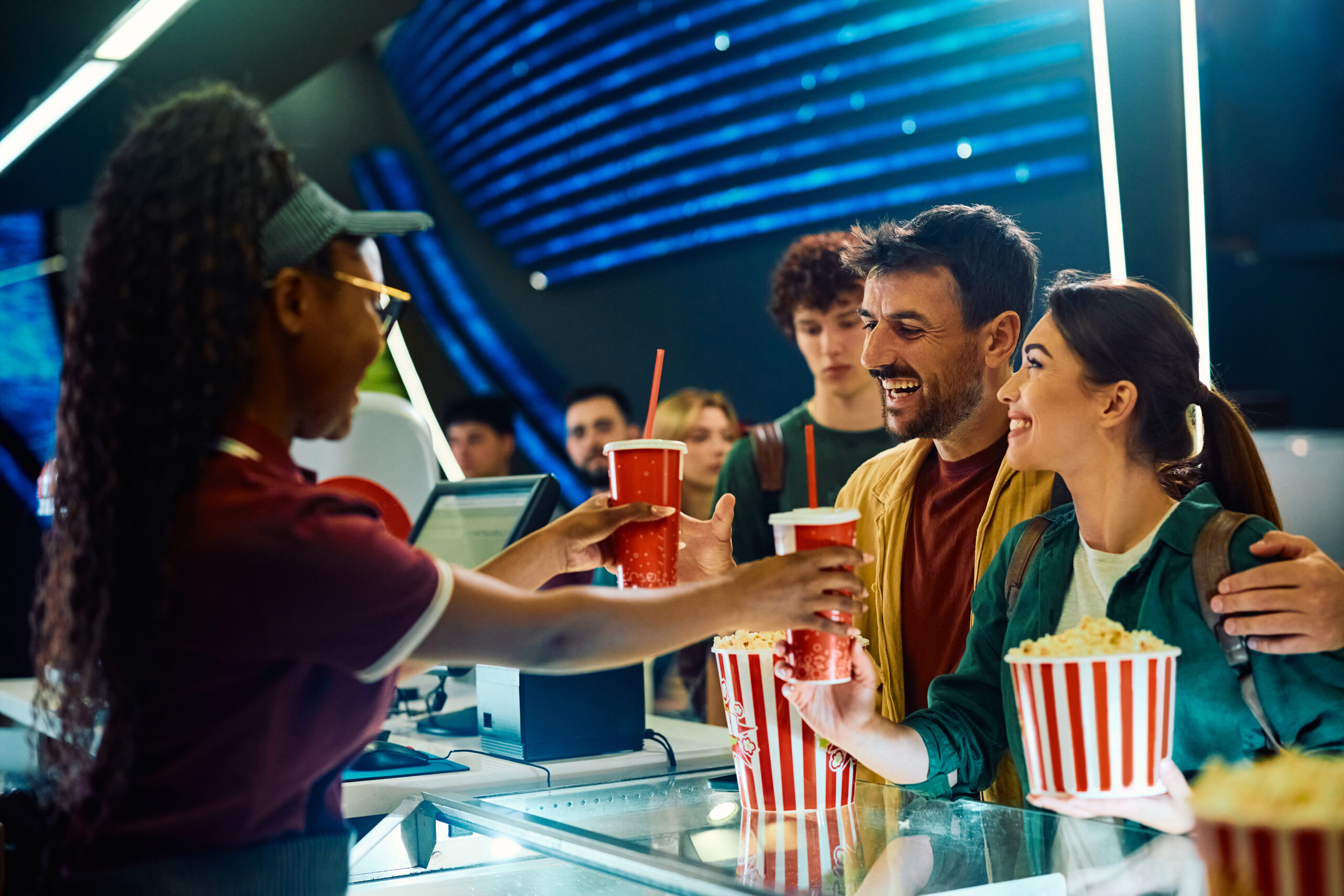 Banc: - Salut, ce faci? – Mă uit la un film.