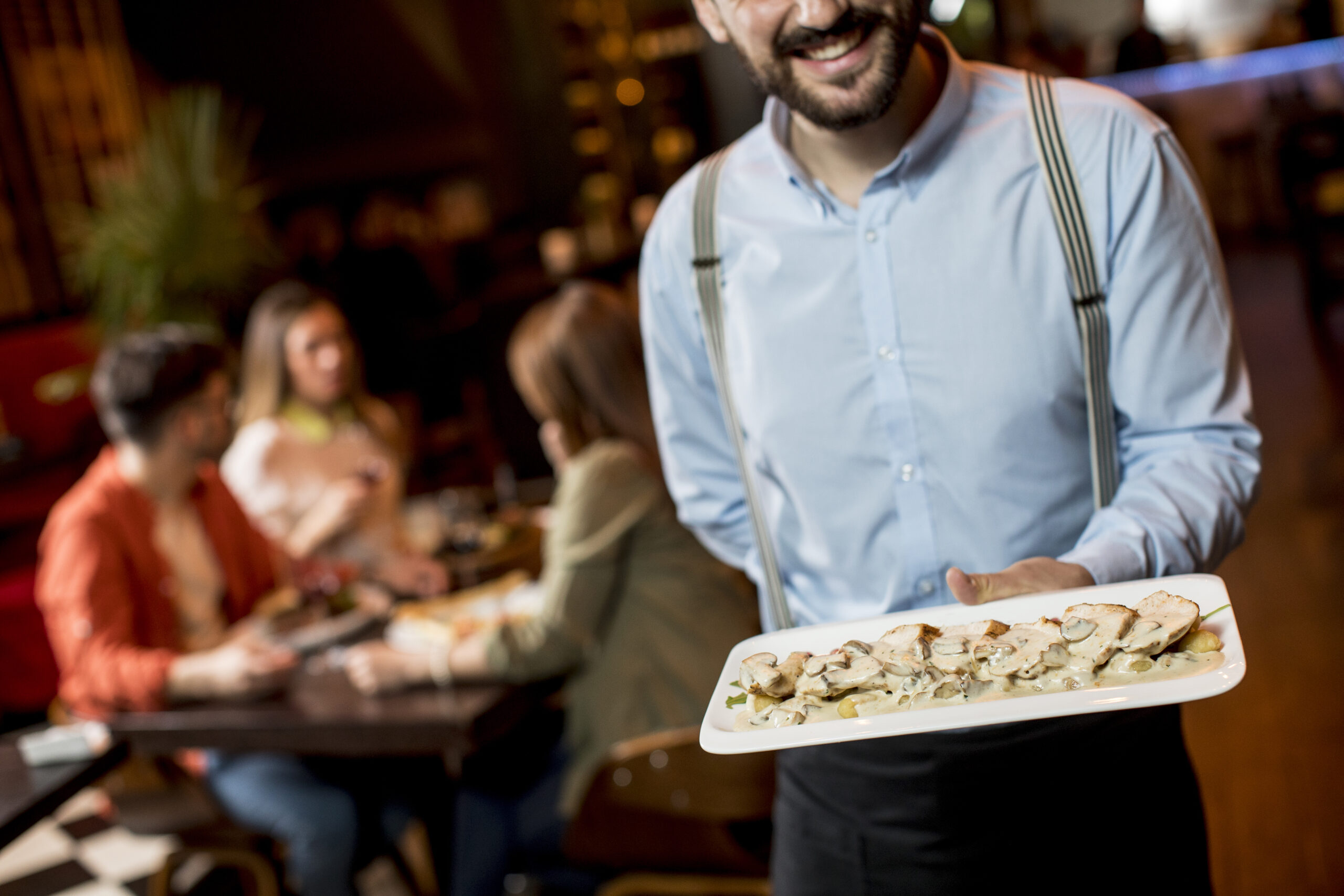 Banc: Un client este supărat pe un chelner